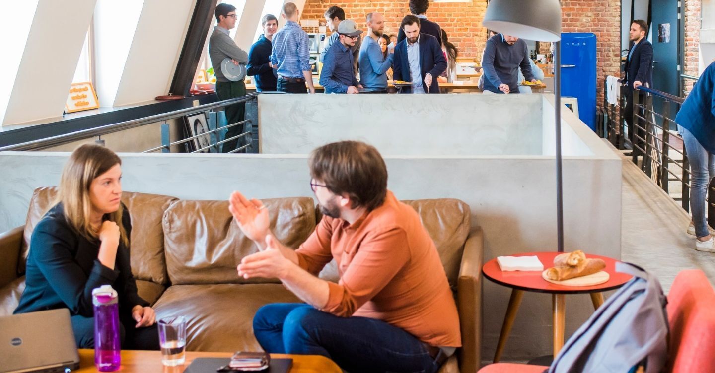 How to deal with an angry customer in 5 steps | Copper CRM